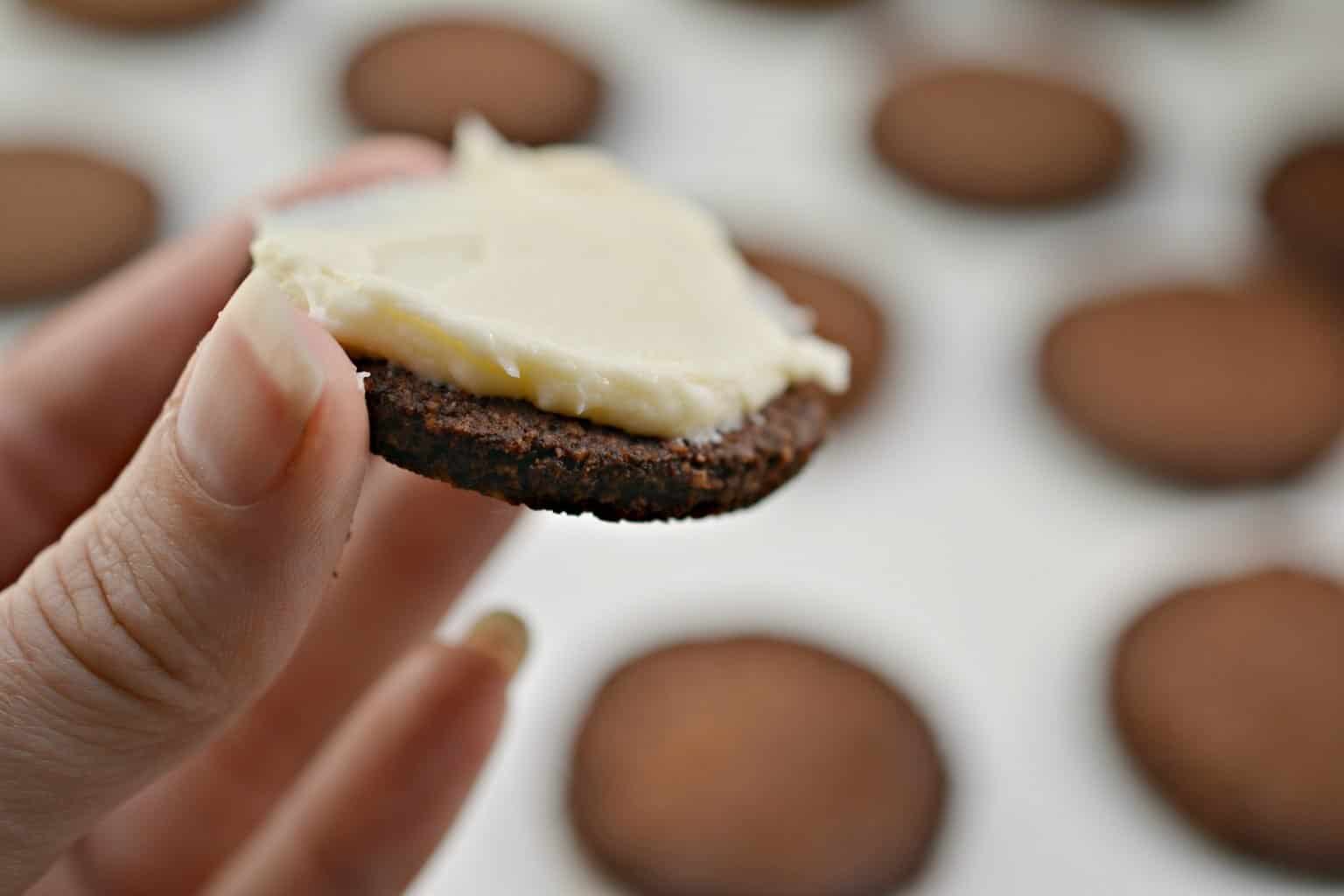 Keto Oreos - Easy Keto Oreo Cookie Copycat Recipe
