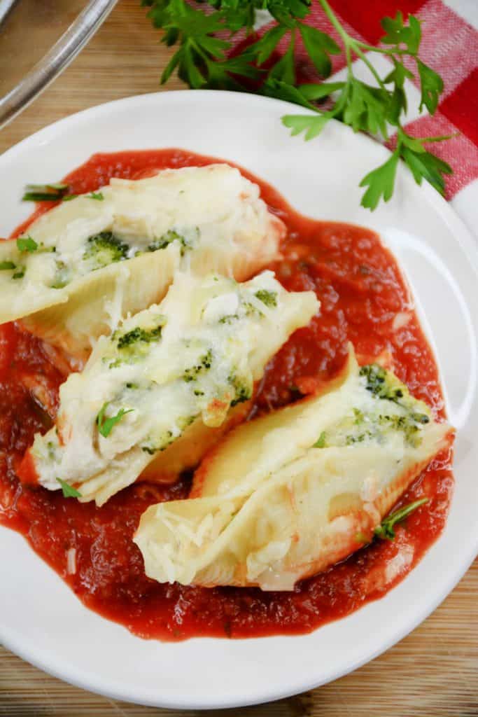 Chicken Broccoli Alfredo Stuffed Shells - CheekyKitchen