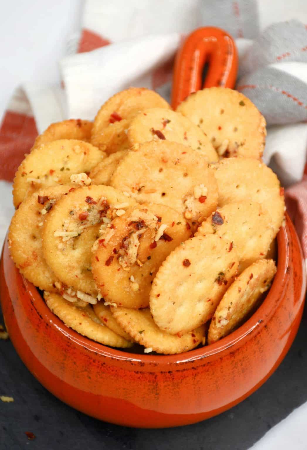 Ranch Ritz Crackers - CheekyKitchen