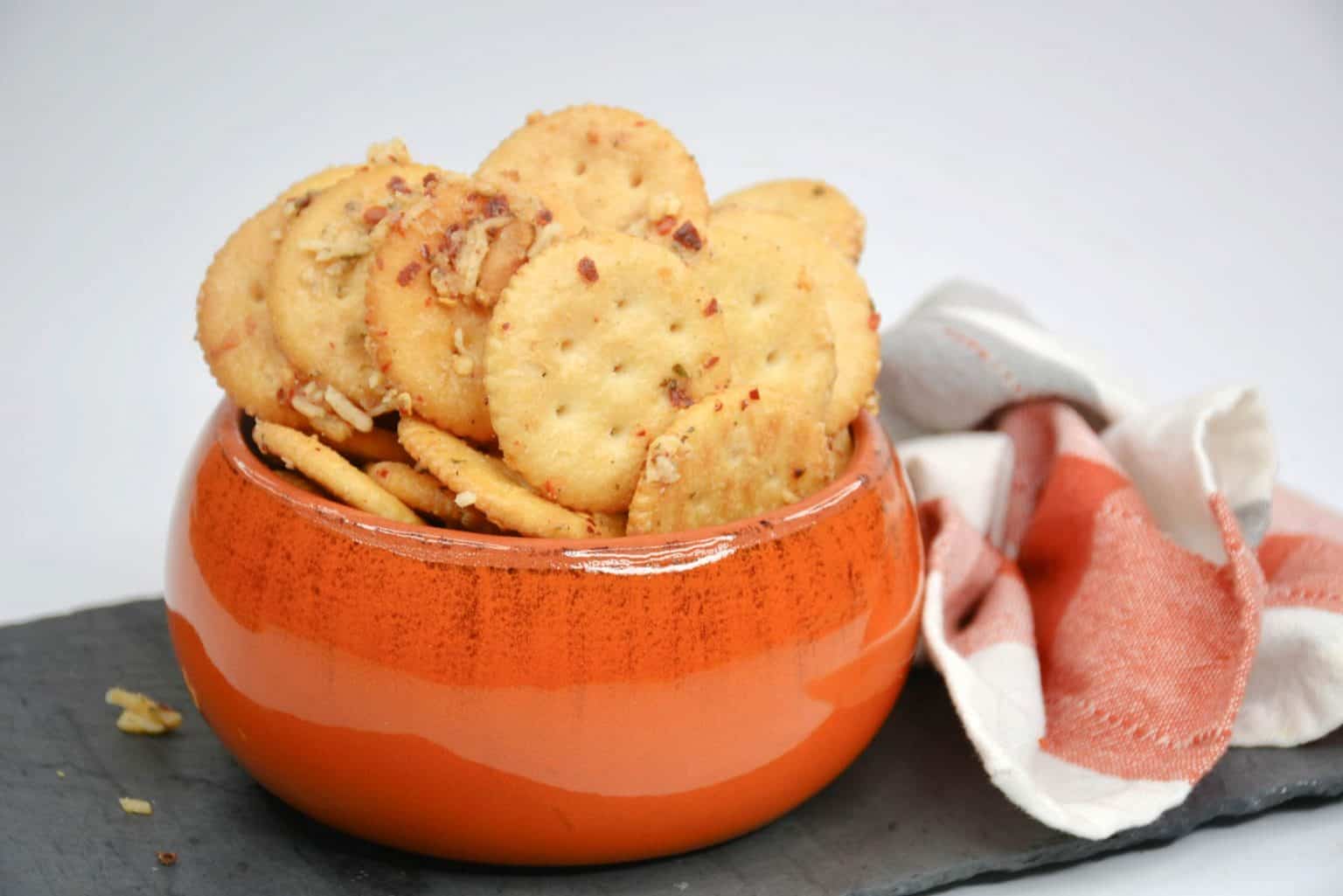 Ranch Ritz Crackers - CheekyKitchen
