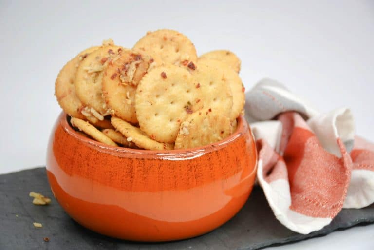 Ranch Ritz Crackers - CheekyKitchen