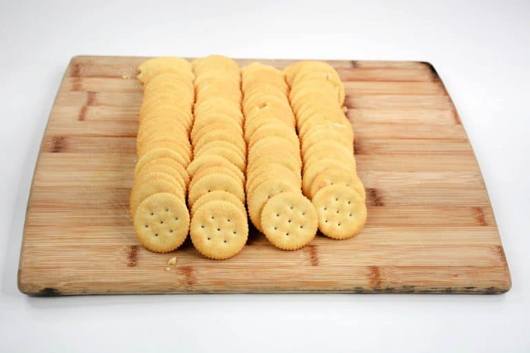 Ranch Ritz Crackers - CheekyKitchen