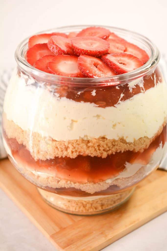 Strawberry Cheesecake Trifle - CheekyKitchen