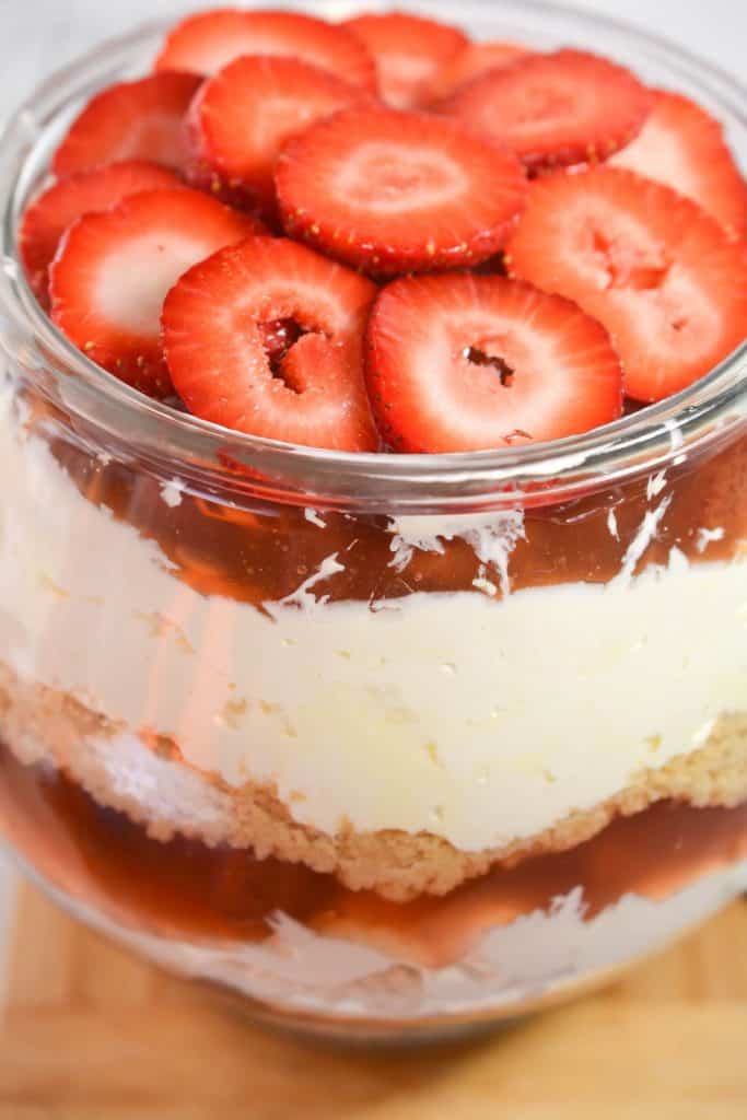 Strawberry Cheesecake Trifle - CheekyKitchen