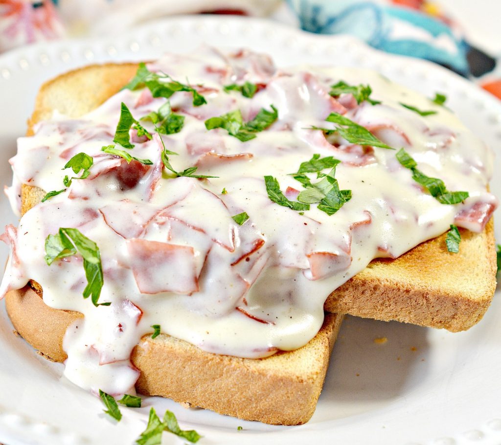 Creamed Chipped Beef on Toast - CheekyKitchen
