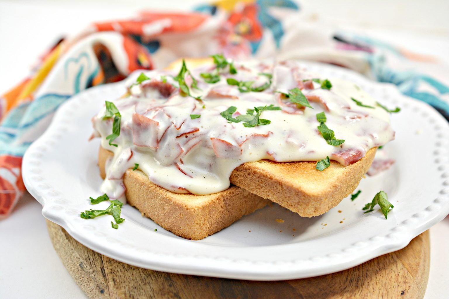Creamed Chipped Beef on Toast - CheekyKitchen