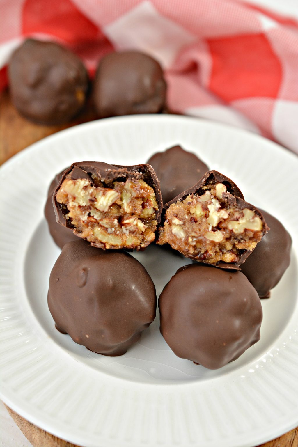 Pecan Pie Balls - CheekyKitchen