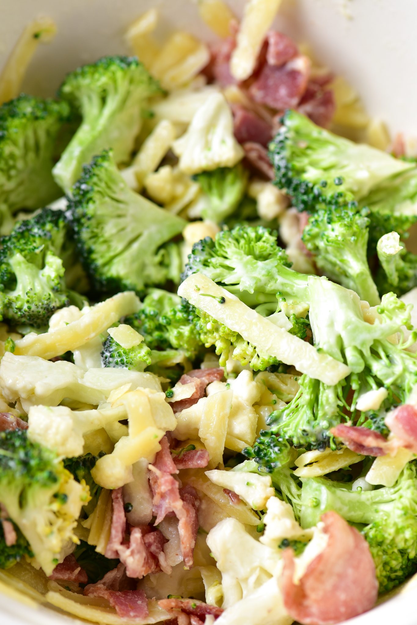 AMISH BROCCOLI SALAD - CheekyKitchen