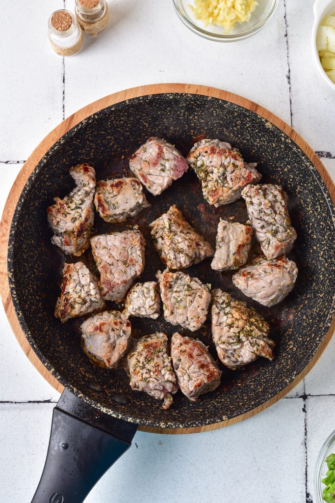 Garlic Steak Foil Packets - CheekyKitchen
