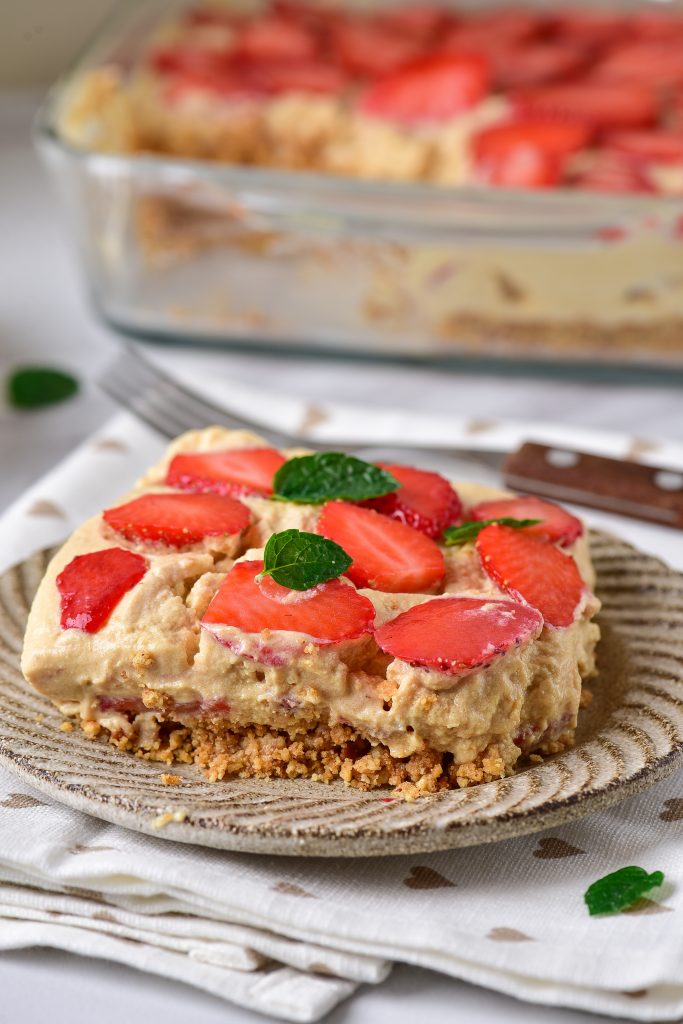 No Bake Sugar-Free Strawberry Cheesecake - CheekyKitchen