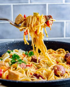 Creamy One Pot Jambalaya Pasta - CheekyKitchen