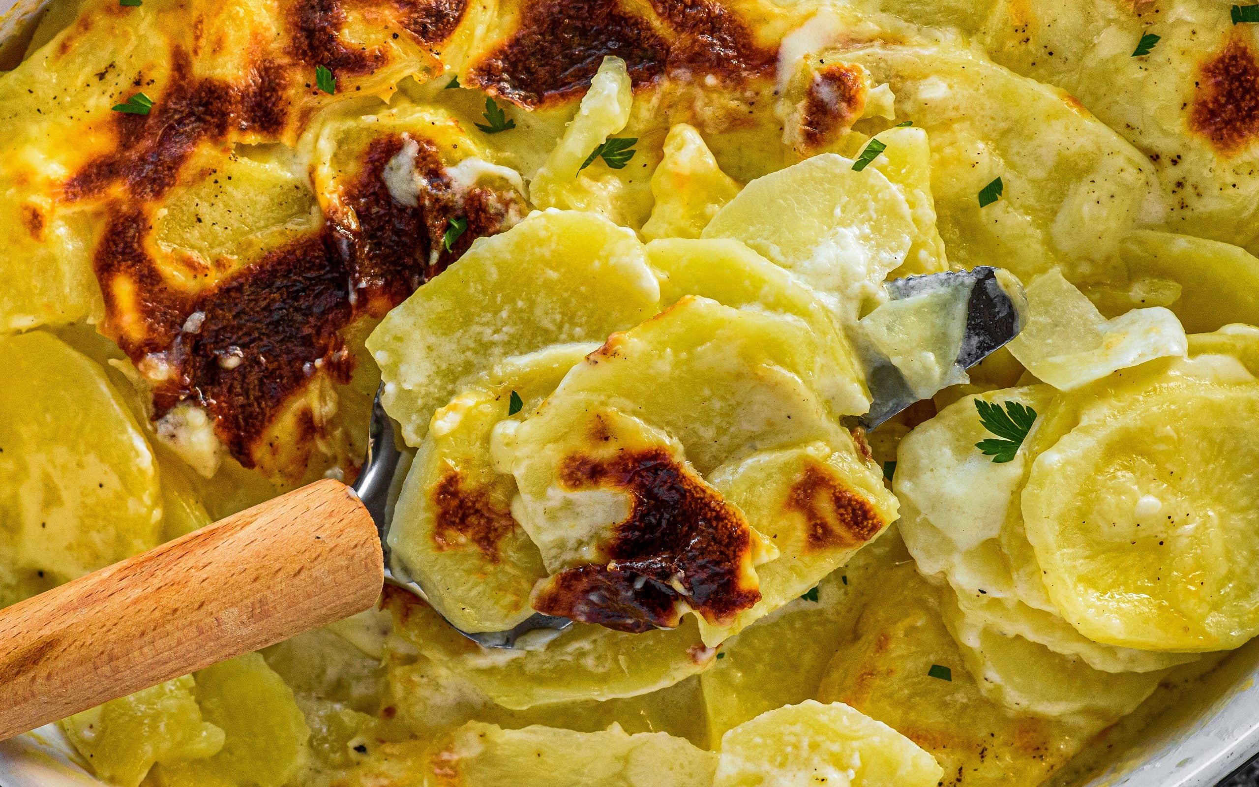 Cheesy Scalloped Potatoes Recipe - CheekyKitchen