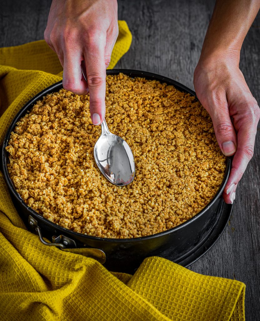 Double Crusted Cheesecake - CheekyKitchen