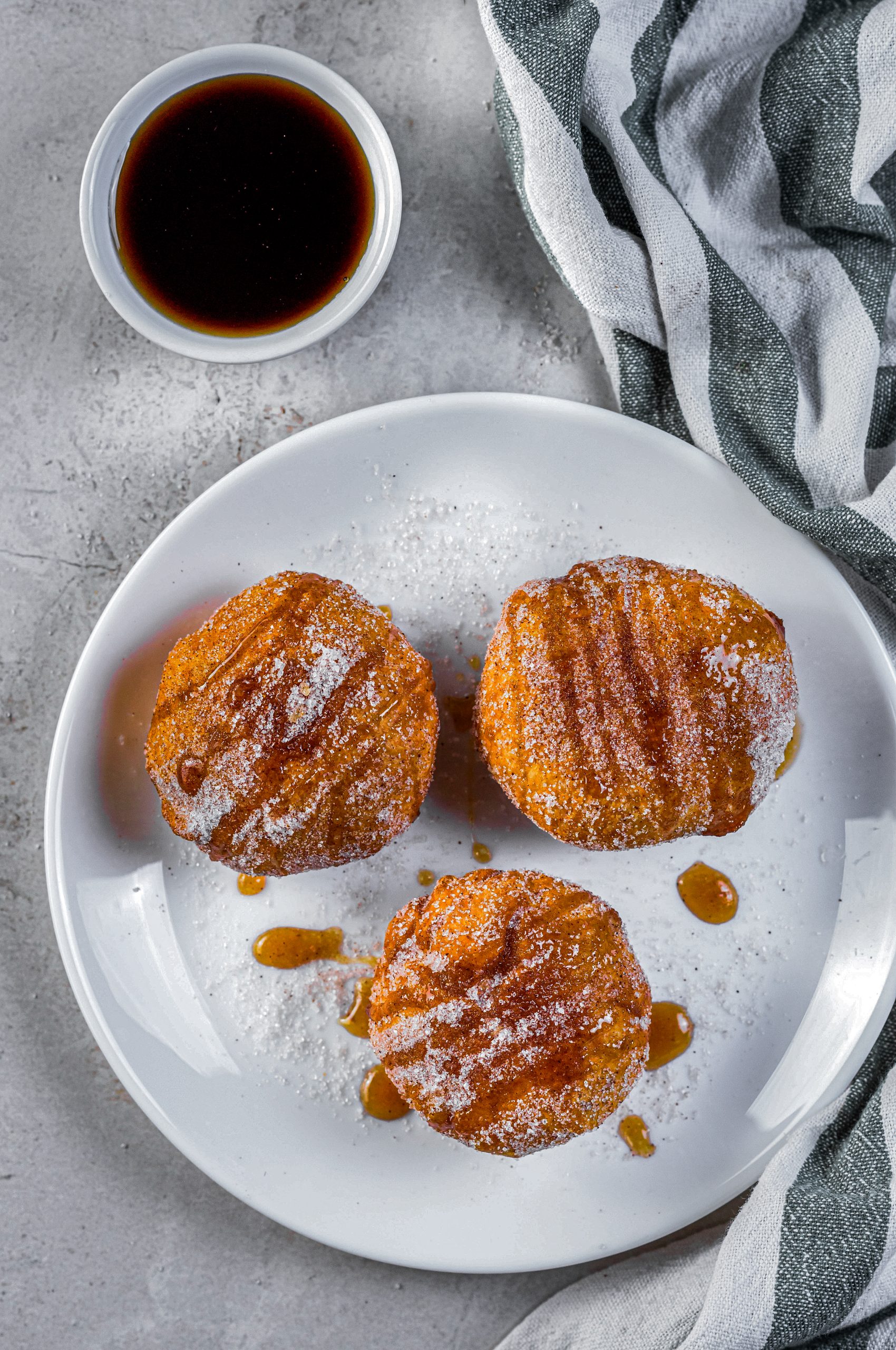 Caramel Apple Pie Bombs - CheekyKitchen