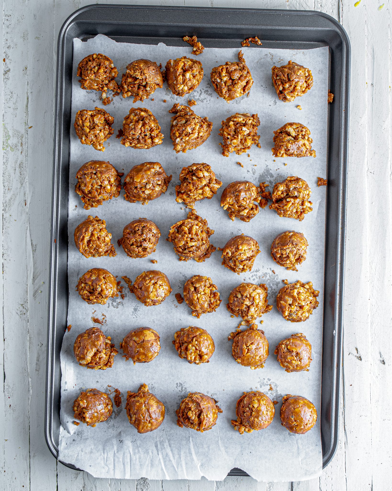 No Bake Reese’s Krispy Cookies - CheekyKitchen