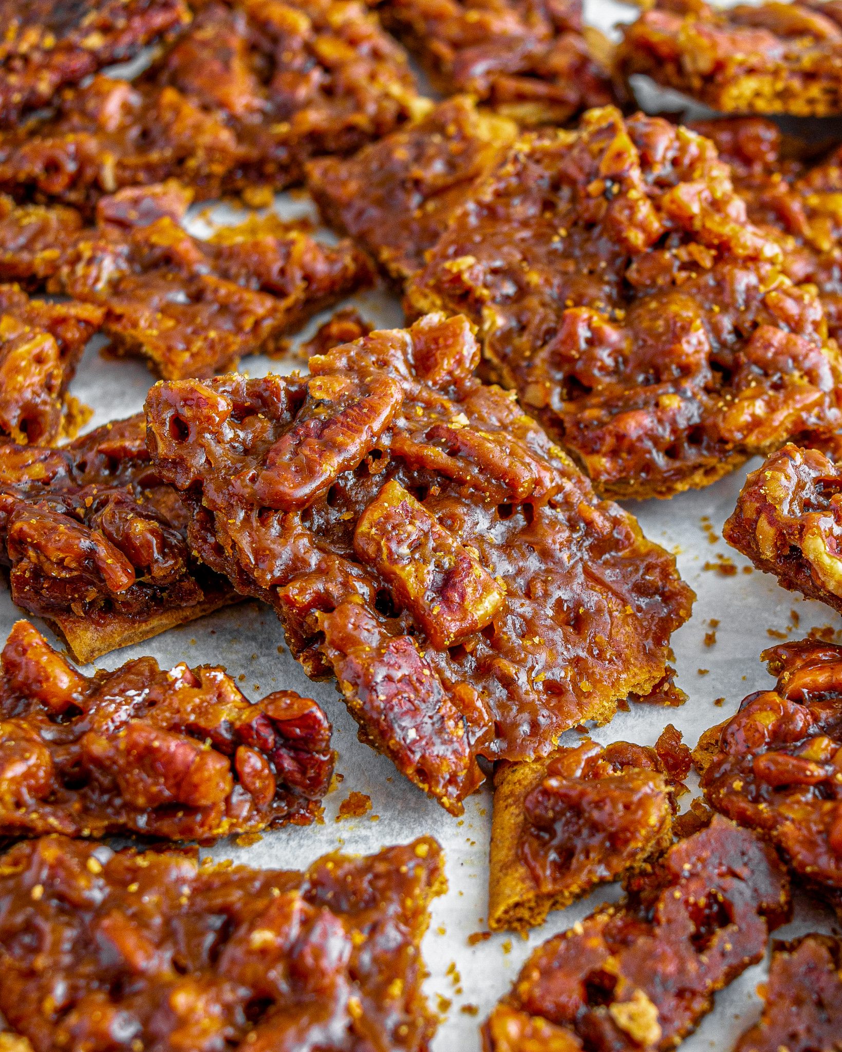 Pecan Pie Bark - CheekyKitchen