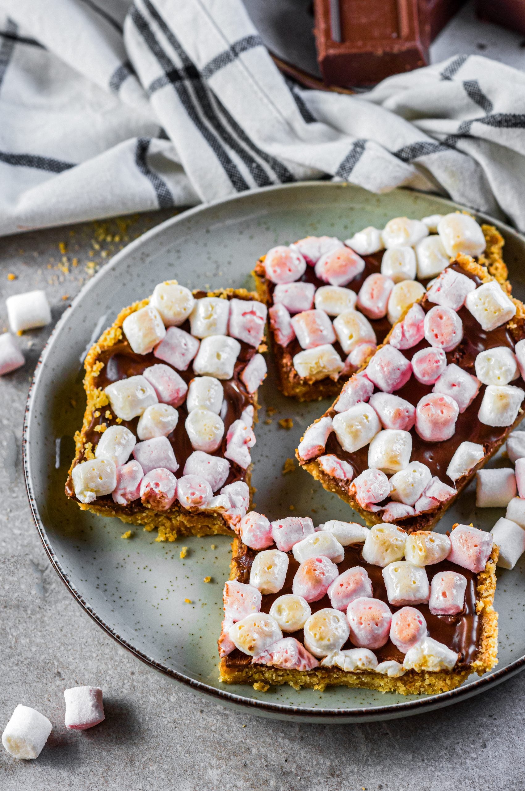 S'more Bars - CheekyKitchen